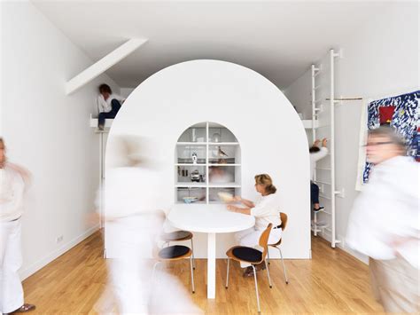 Freaks Architecture Divides Tiny Parisian Pied à Terre With Mobile