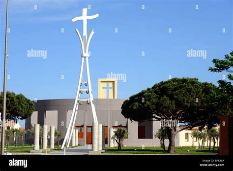 L église Saint Jacques à Port Leucate Aude France Photo Stock Alamy