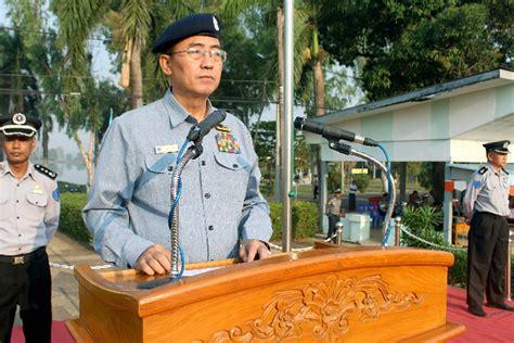 နိုင်ငံ့ဝန်ထမ်းတက္ကသိုလ် အောက်မြန်မာပြည်