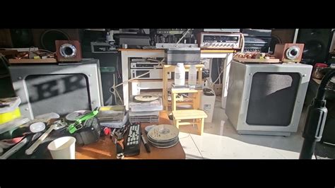 오디오 스피커 장만할때 스피커 위치를 환경이 안좋은 조건에서 들어보고 괜찮다판단되면 다른 공간상황에서도 더 잘나오니 헛돈 안버리고 고생덜하고 만족한 음악 생활이 됩니다