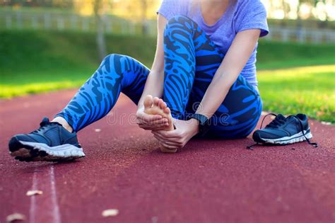 Aptitud Deporte Ejercicio Y Concepto Sano De La Forma De Vida Joven