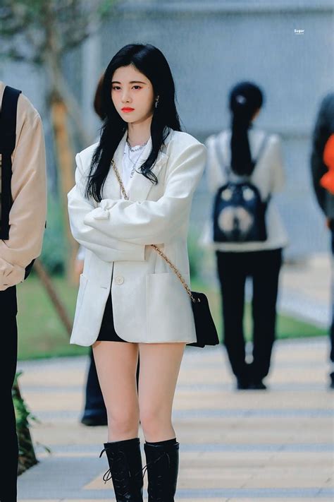 𝘑𝘶 𝘑𝘪𝘯𝘨 𝘠𝘪 🌸 Nữ Thần Con Gái Trang Phục Tao Nhã