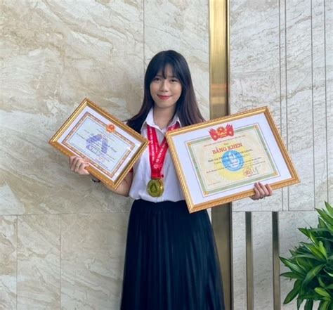 Nữ Sinh Duy Nhất Nhận Giải đặc Biệt Tại Olympic Toán Học Sinh Viên Học