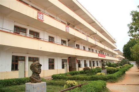 泉港圭峰中学 泉州市 校长 大山谷图库