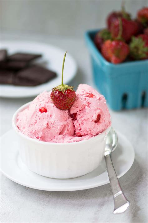 Maple Sweetened Strawberry Ice Cream Queen Of My Kitchen