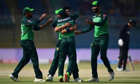 First Odi New Zealand Set 256 Run Target For Pakistan