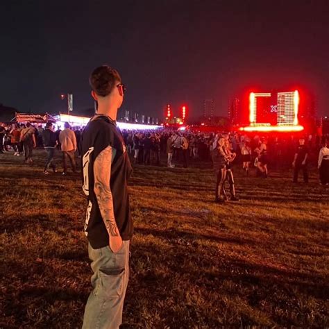 Thomas Oscon 🌑 Toscn • Threads Say More