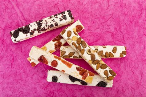 Vários Blocos De Turões Frutos De Casca Rija E Frutos Cristalizados
