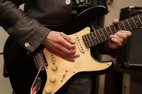 How Many Strings Does A Guitar Have