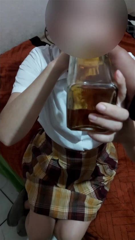 섹스를 좋아하는 음탕한 사촌과 섹스하는 건방진 젊은 남자 Cnn Amador