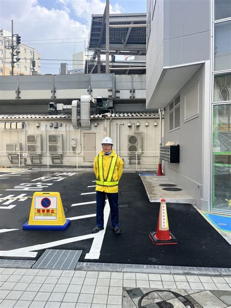 建築工事現場における交通誘導警備｜工事現場警備｜厚木市｜神奈川県横浜市、川崎市・東京都を中心に交通誘導警備・工事現場警備・雑踏警備