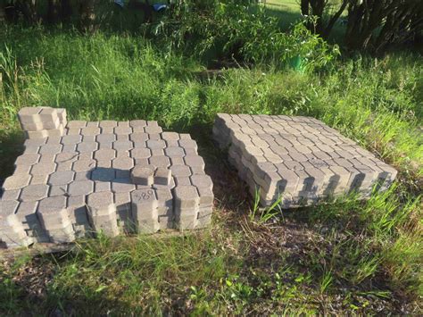 200 Interlock Patio Bricks Mcsherry Auction Service Ltd