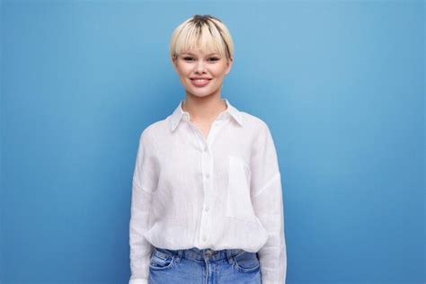 Premium Photo Portrait Of A Young Pretty Blonde Secretary Woman