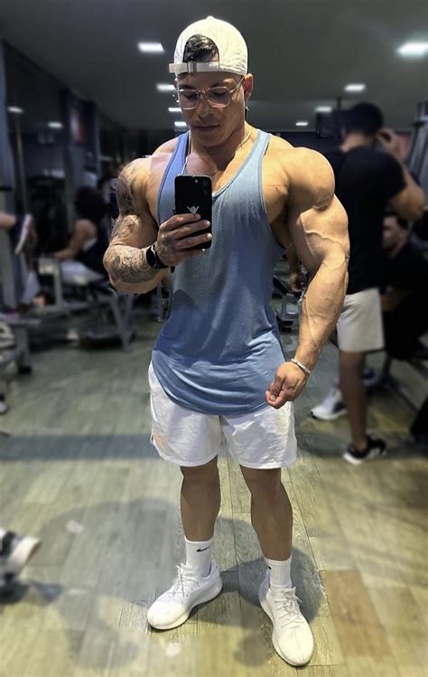 Bodybuilder And Muscle Men — Hot Bodybuilder André Assis “🇧🇷⚡️”