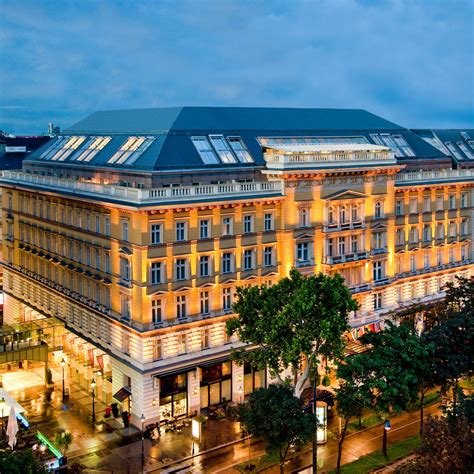 看完歌劇想喝一杯嗎？ 🇦🇹維也納格蘭飯店grand Hotel 勇敢騎士酒吧wagemut Kavalierbar 看調酒秀 Servus