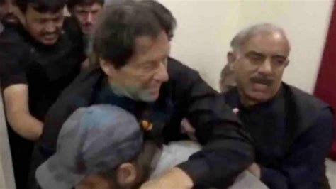 عمران خان ما الذي نعرفه عن رئيس الوزراء الباكستاني السابق؟ Bbc News عربي