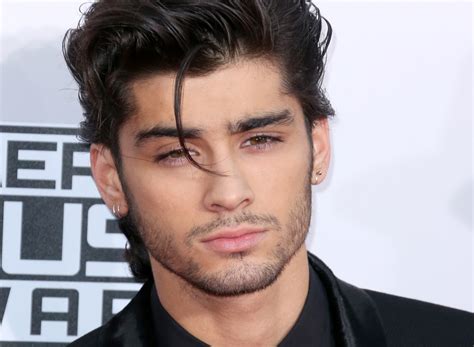 Zayn Malik Hat Ein Tattoo Im Gesicht Starzip
