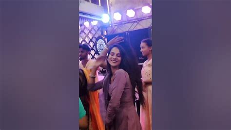 Chikni Kamar Pe Mera Dil Fisal Gaya Varilvideo Dance Youtube