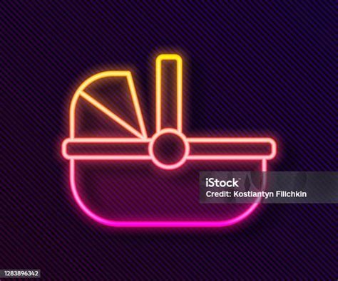 검은 색 배경에 고립 된 빛나는 네온 라인 유모차 아이콘 유모차 버기 유모차 유모차 바퀴 벡터 0명에 대한 스톡 벡터 아트 및 기타 이미지 Istock