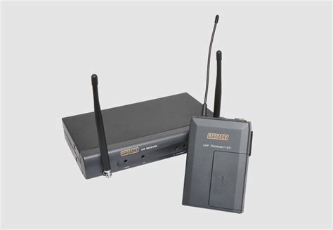 UHF Wireless Microphone System With Beltpack Mic Ch Redback Audio