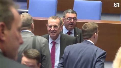 За депутатите се оказа непосилна задача да си изберат председател Youtube