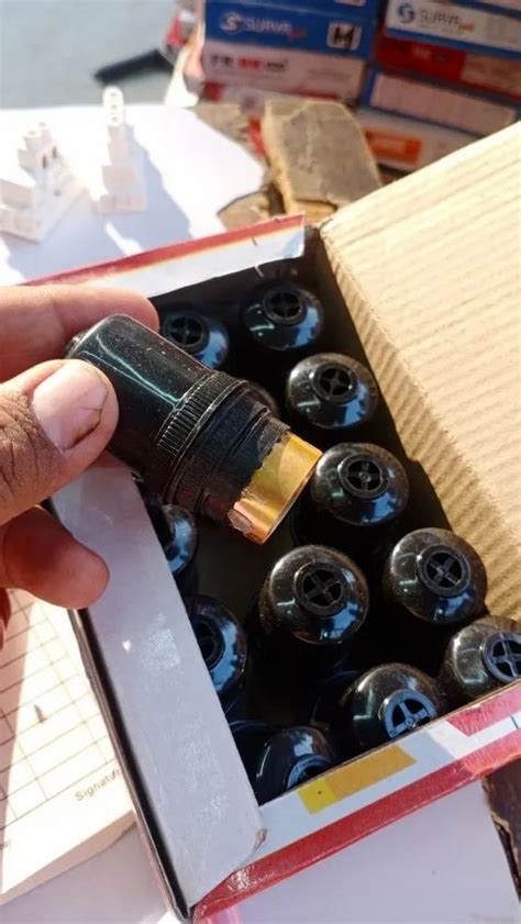 Bulb Holder At Best Price In Tiruvallur By Pooja Electricals