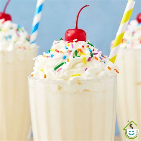 طرز تهیه میلک شیک وانیل قهوه فنجونت