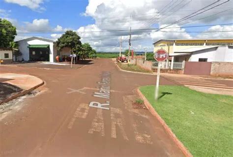 Idoso morre no quintal de casa e perícia encontra faca ao lado do corpo Interior Campo