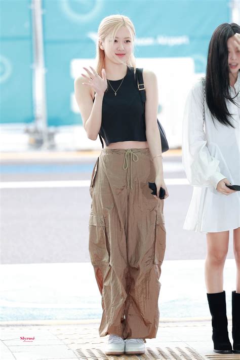 스라이로제 On Twitter 220825 Icn 채영이 화이팅😚💕 블랙핑크 로제 Blackpink RosÉ