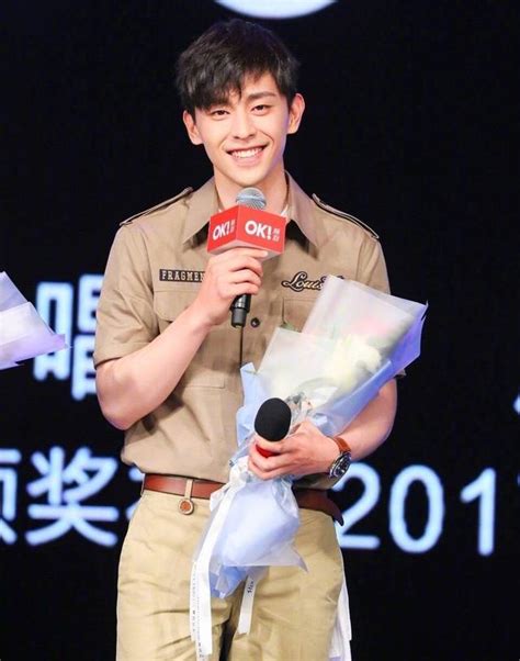 《爸爸去哪兒》裡的鄧倫，不但會帶娃，演戲也是這麼帥 每日頭條