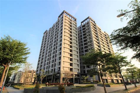 高雄市鳳山區北昌五街電梯大廈華鳳特區屋齡新2房車位大樓 房屋出售 樂屋網