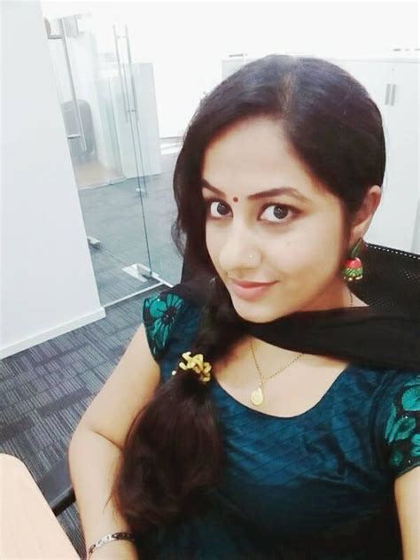Jyothi Krishna Hot Selfie Veethi