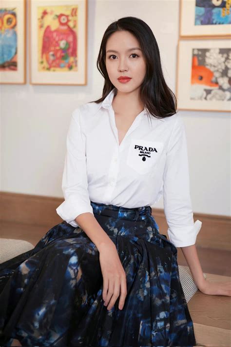 张梓琳（eilin） 张梓琳 Eilin 气质绝佳啊，诱人！ 明星 明星意淫 明星美腿 气质 美腿 美腿诱惑 意淫 意淫