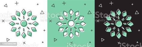 흰색과 녹색 검은 색 배경에 격리 된 불꽃 작업 아이콘을 설정합니다 재미있는 파티의 개념 폭발적인 불꽃 기호 벡터 일러스트레이션 Pyrotechnic Effects에 대한