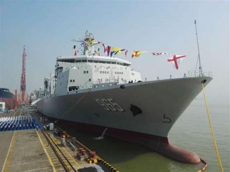 萬眾矚目！ 一艘5萬噸巨艦靠近國產航母，中國海軍雙航母不遠了 每日頭條