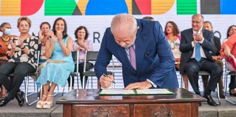 Lula Assina Projeto Para ‘forçar Igualdade Salarial