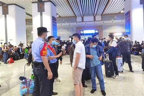 广铁端午假期预计发送旅客460万人，增开旅客列车379趟！澎湃号·政务澎湃新闻 The Paper