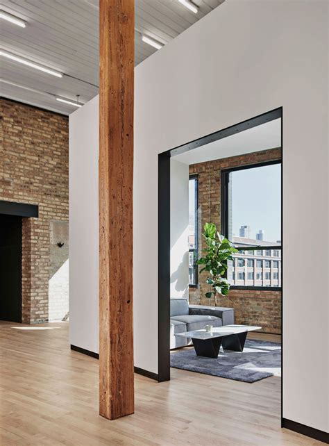 White Partitions Divide Chicago Law Office By Vladimir Radutny