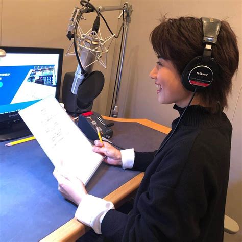 榎戸教子さんのインスタグラム写真 榎戸教子instagram「お休みの日（というのかな）にナレーションのお仕事はあるのは嬉しいです