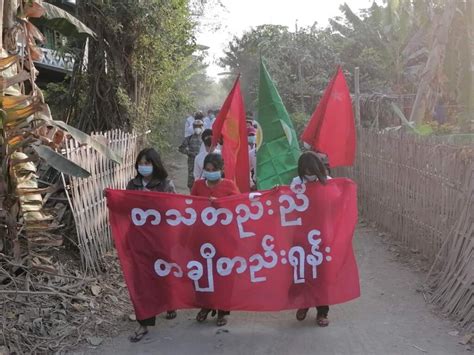 မုံရွာ အမြင့်လမ်း ပင်မသပိတ် အင်အားစုများ အကြမ်းဖက် စစ်အာဏာရှင် ဆန့်ကျင်ရေး ချီတက် ဆန္ဒပြ Khit