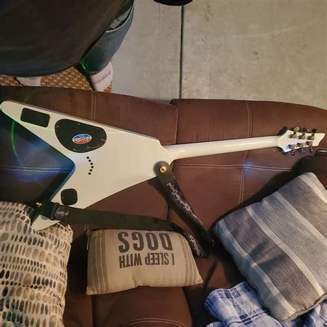 Schecter Hellraiser V 1 2010 2011 White Gloss Reverb