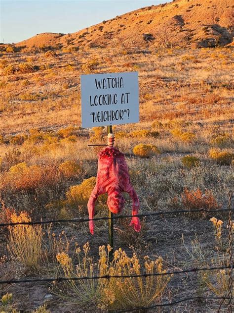 Passive Aggressive Posts From Across The Fence 27 Pics