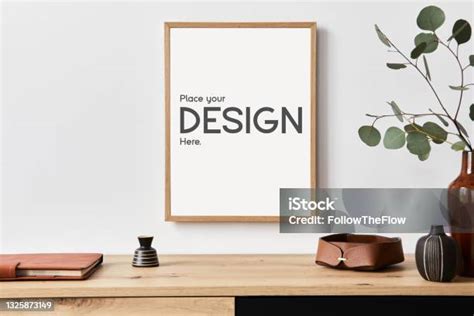 모의 포스터 프레임과 나무 Commode와 거실의 세련된 인테리어 실물 모형에 대한 스톡 사진 및 기타 이미지 실물 모형 포스터 책상 Istock