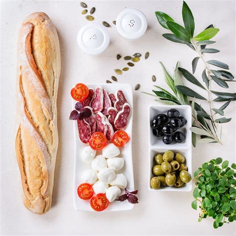 Premium Photo Snack With Olives And Bread