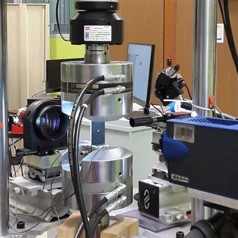 Experimental Setup Of The Fatigue Test Download Scientific Diagram