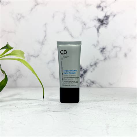 کرم مرطوب کننده صورت پوست خشک و نرمال سی بی پاریس 50 میلی لیتر