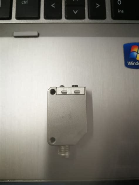 OMRON E3ZM V86 Color Mark Detection Compact Photoelectric Sensor