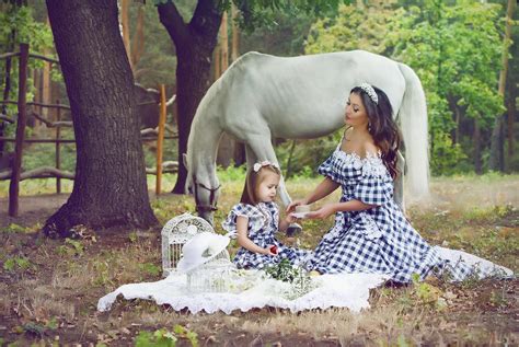 Дочки матери Mother Daughter Pictures Mommies Match Boho Disney