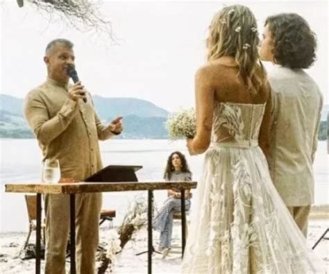 Notícias Antes de sofrer grave acidente apóstolo Rina casou Sasha