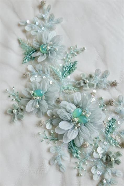 Motivo Hecho A Mano De Organza Y Flores De Terciopelo En Un Delicado Tono De Surf Verde Etsy